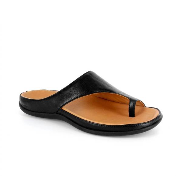 Strive | Shoes | New Strive Womens Capri Sandals In Black | Poshmark